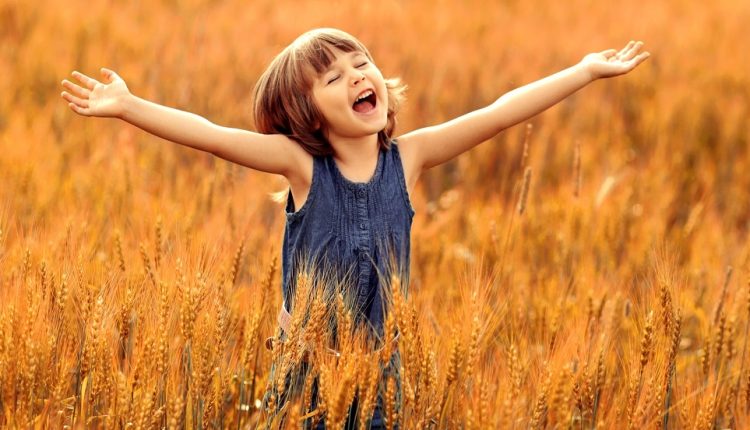 34 متن زیبا درباره شادی و خوشبختی زندگی مینویسم
