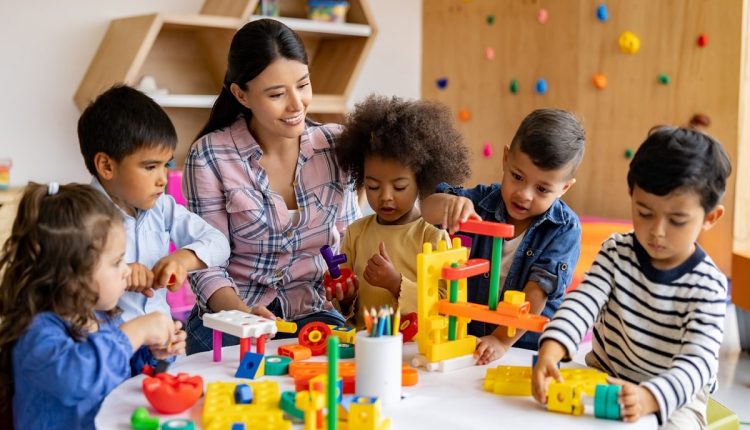 شعر جدید برای کودکان مهدکودک و پیش دبستانی جدید و زیبا مینویسم